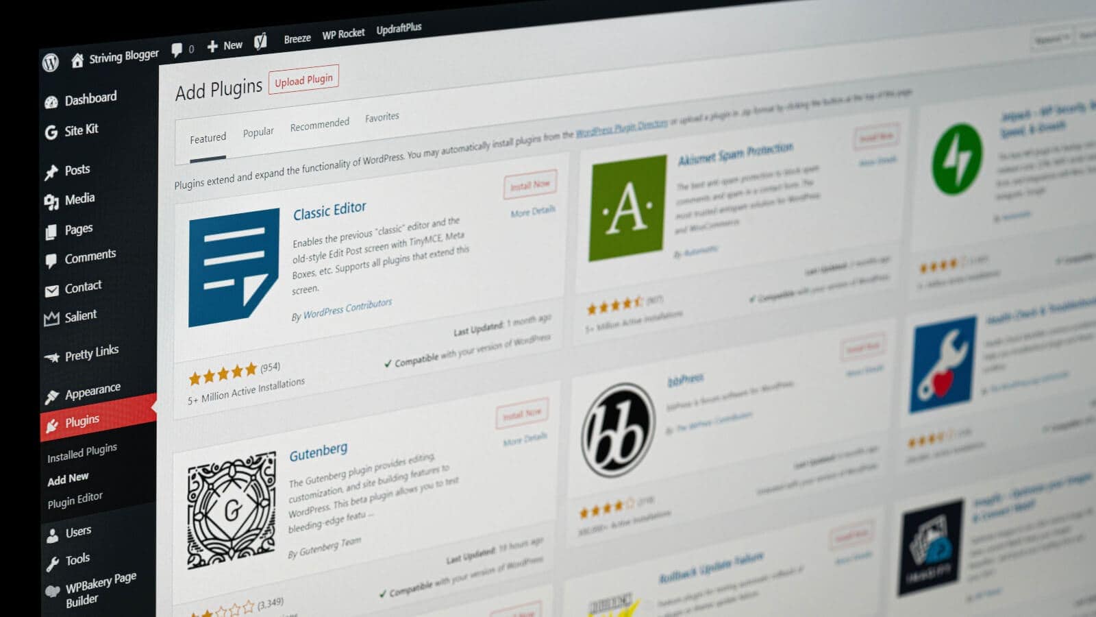 Must-have blog plugins for more engagement, traffic and leads